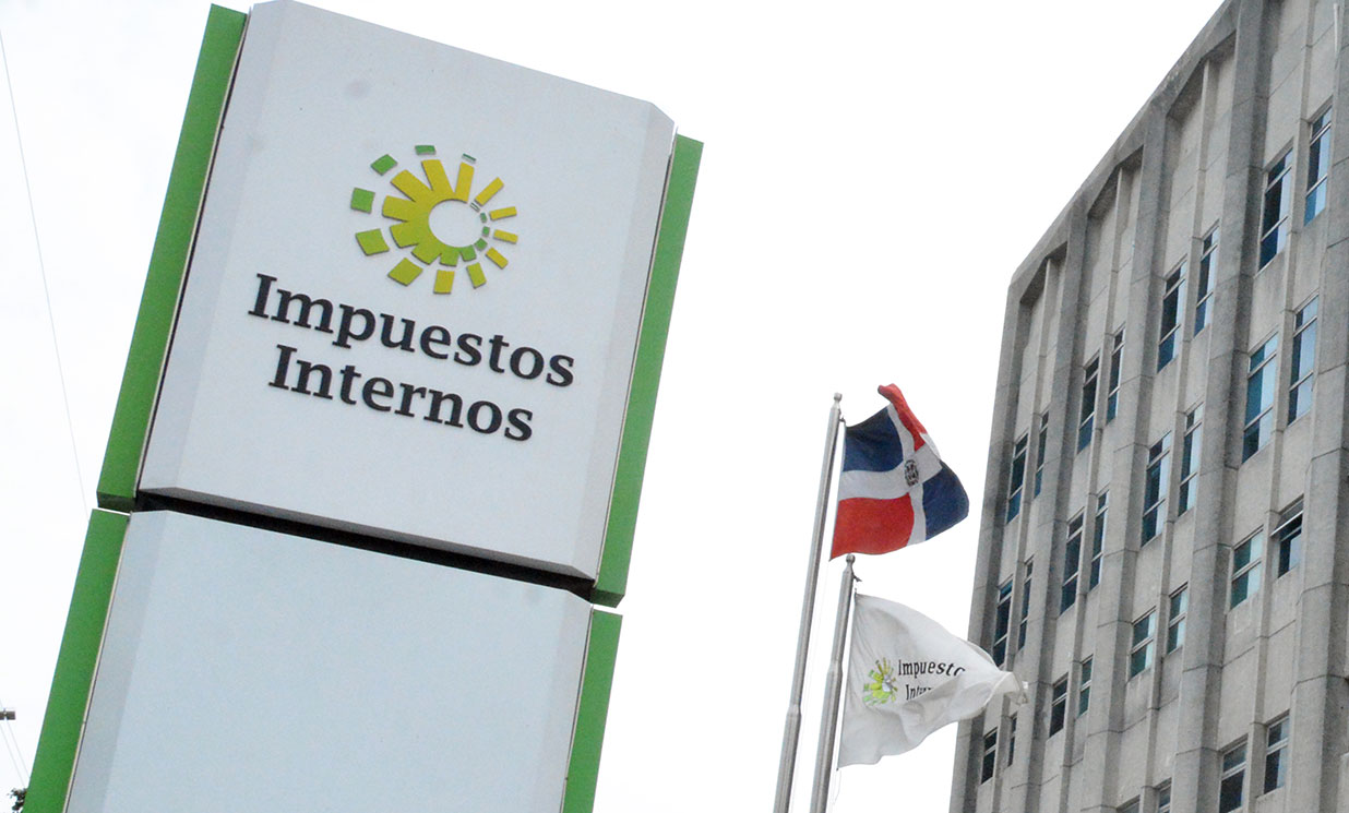 La DGII llama a renovar el marbete a partir del 18 de octubre ...