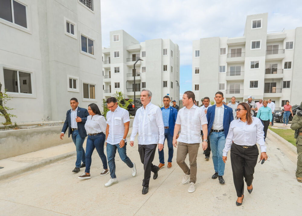 Presidente Abinader entrega 100 apartamentos en “Mi Vivienda Hato Nuevo” – Periódico Diáspora ...