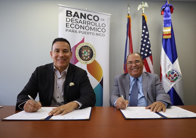 Firman acuerdo impulsar empresario dominicano en PR - Periódico ...