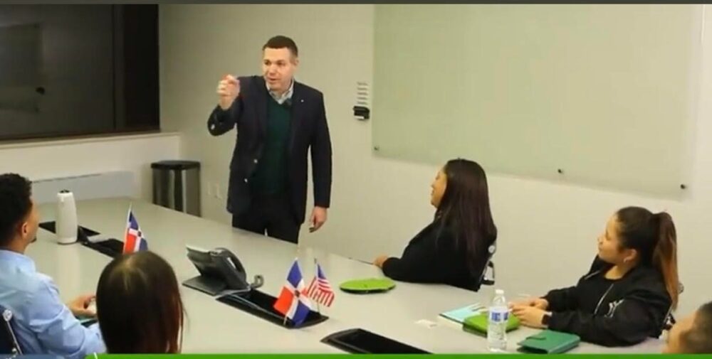 Aspirante a diputado de Ultramar por la FP insta a dominicanos a ...