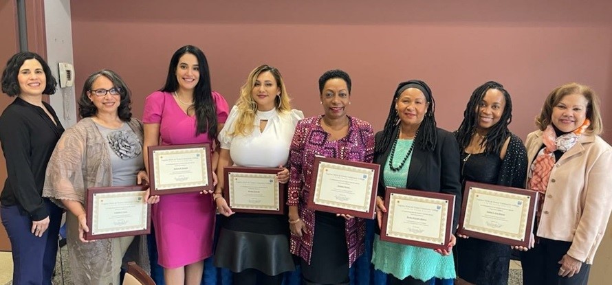 Universidad NYC reconoce mujeres hispanas líderes - Periódico Diáspora ...