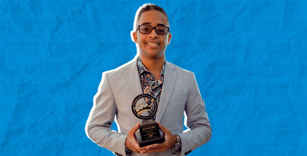 El cantautor dominicano de música Cristiana John Solano fue uno de los ...