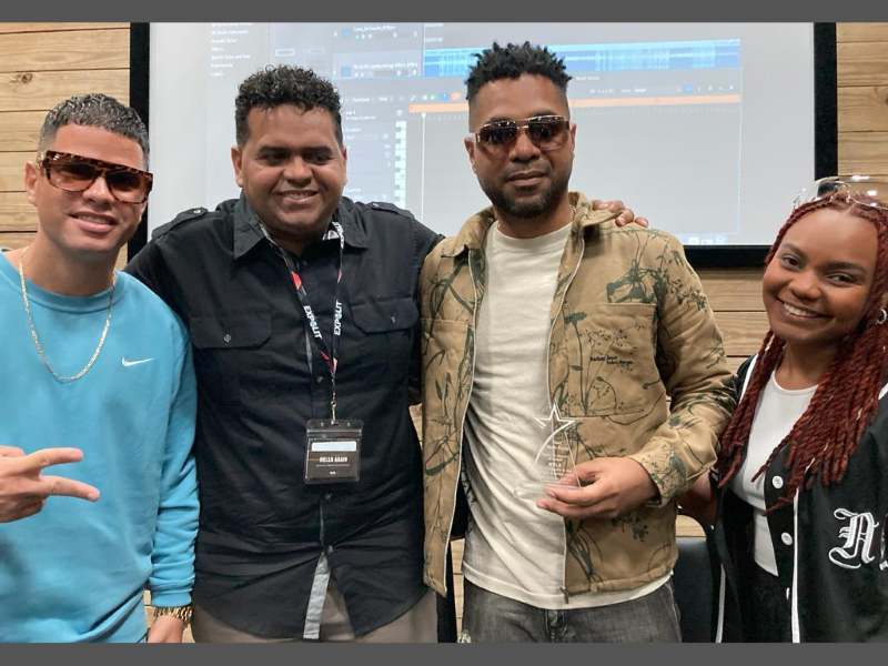 Welb recibe reconocimiento por su trayectoria artística en Expolit 2023 ...