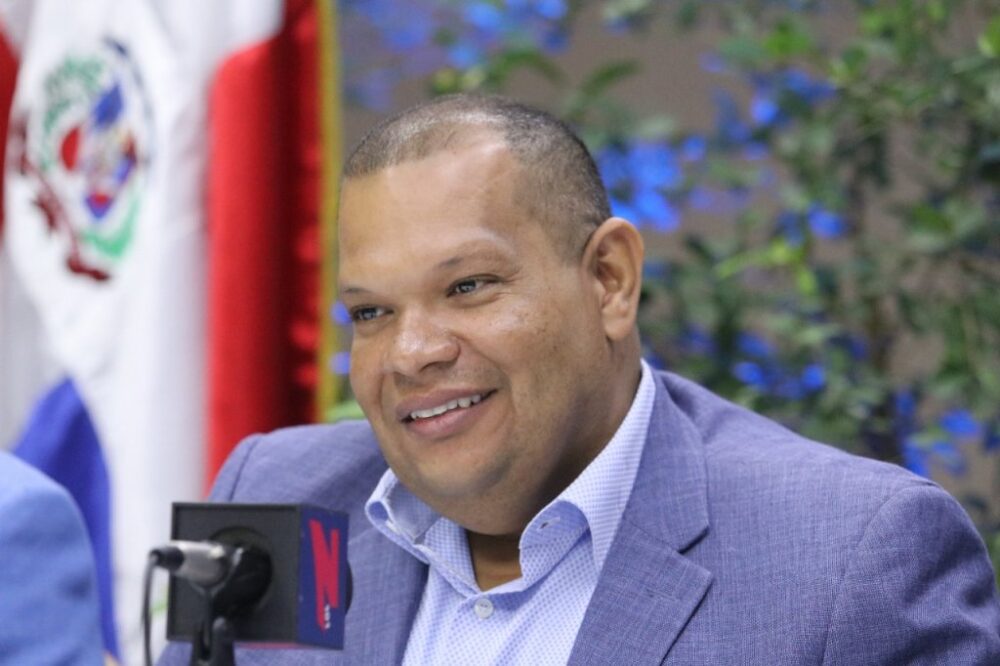 Carlos Guzmán, alcalde de Santo Domingo Norte, renuncia del partido ...